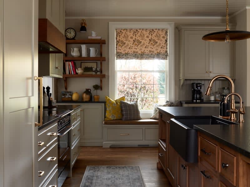 The Science to Designing the Cabinets for Your Kitchen Island
