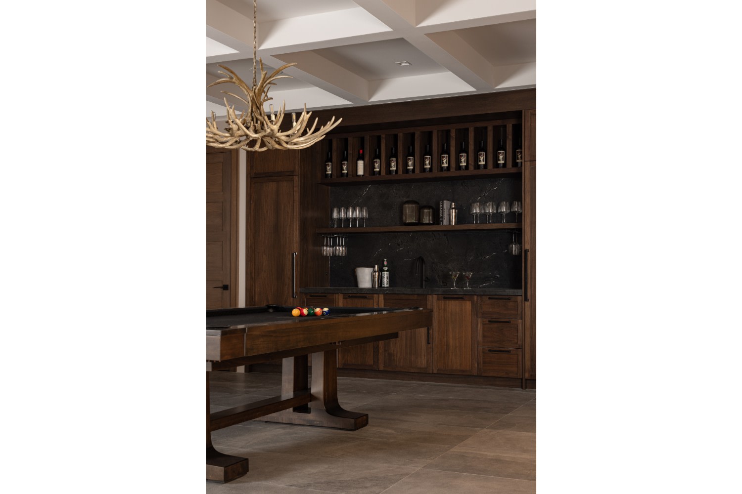 Rustic Rec Room Home Bar - Chervin Kitchen & Bath - Muskoka, ON