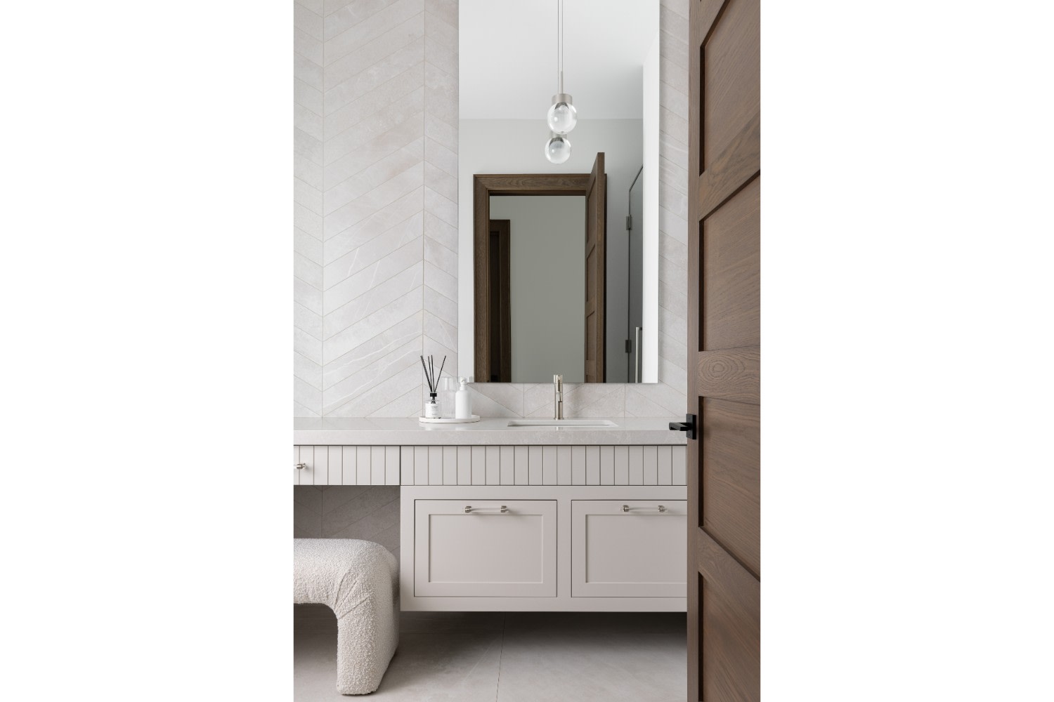 Warm-White Modern Ensuite Bathroom - Chervin Kitchen & Bath - Muskoka, ON