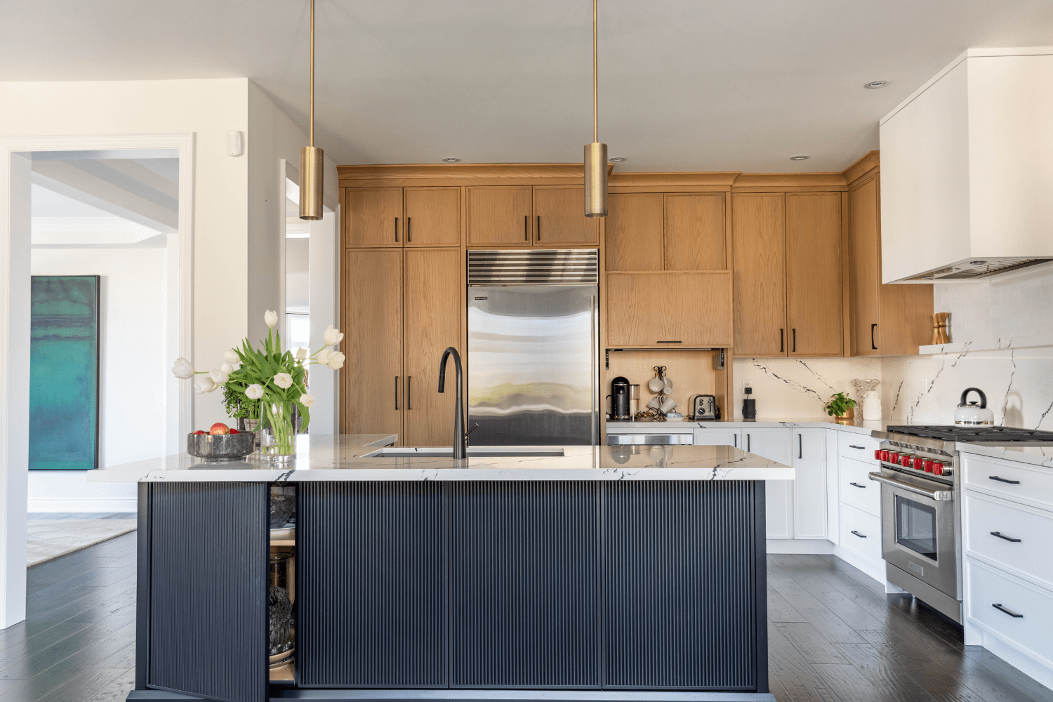 From Builder-Grade to Beautiful: A Tailored Kitchen Redesign – Chervin ...