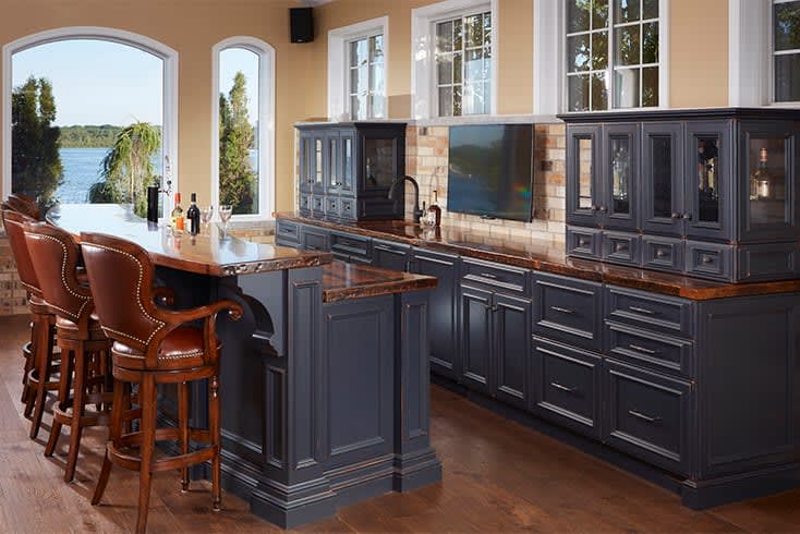 Sandy Shore | Black Traditional Rustic Cottage Bar | Chervin Kitchen ...